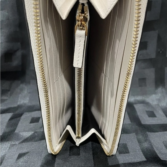 Versace | Bags | Versace New White Zip Around Wallet With Gold Medusa ...
